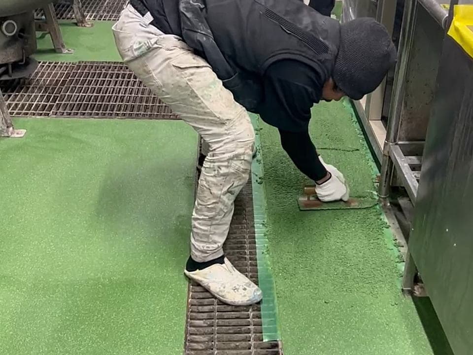 厨房／水系硬質ウレタンモルタル工法-群馬県【動画】 | 株式会社タナカペインティング