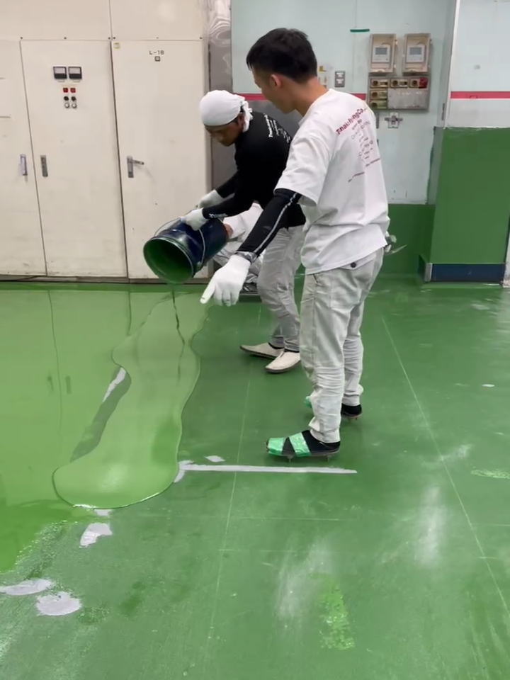 水硬ペースト工法 撒き方、塗り方【動画】 | 株式会社タナカペインティング